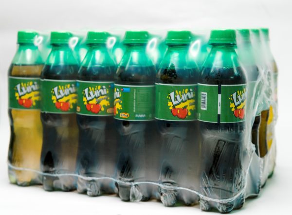 CAJA LUNI SODA MANZANA 24U – Iris Panama